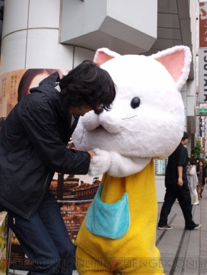 タマ（着ぐるみ）が渋谷に降り立つ――『428』×新型PS3発売記念イベント - 電撃オンライン